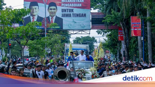 Potret Meriah Kampanye Luthfi-Taj Yasin Didampingi Jokowi di Grobogan-Blora