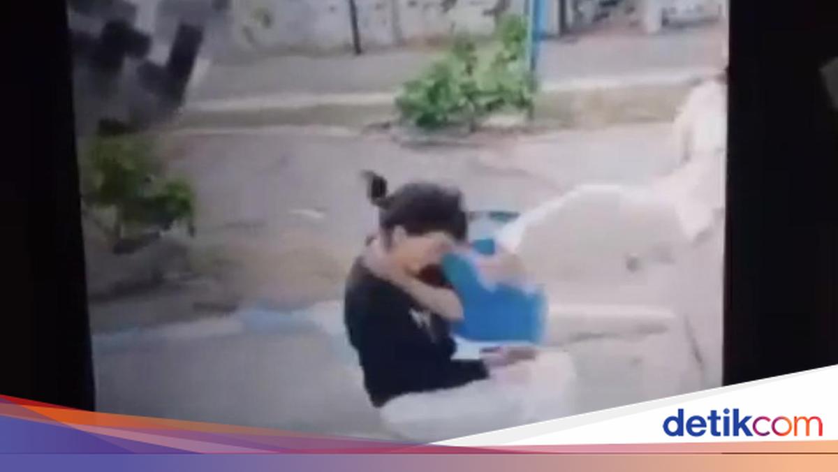 Remaja di Gresik Di-bully hingga Kepalanya Ditendang Juga Diancam Dibunuh