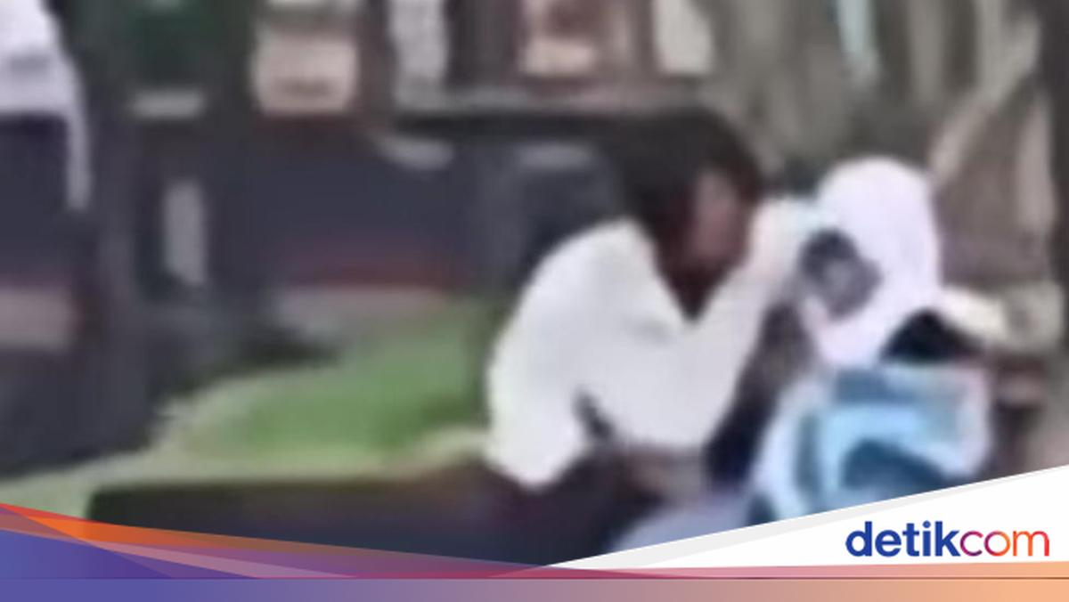 Terciduk Mesum di Alun-alun Kota Malang, Sejoli Dihukum Wajib Lapor