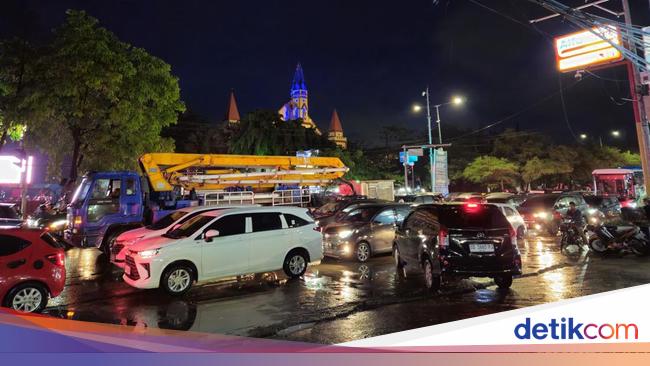Jalan Urip Sumoharjo hingga Perintis Makassar Macet Parah Malam Ini