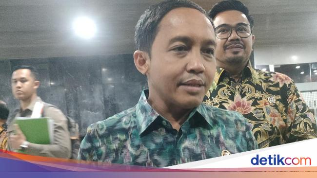 Deddy Sitorus Minta Kaesang Lebih Dewasa, Raja Juli PSI Beri Salam Hormat