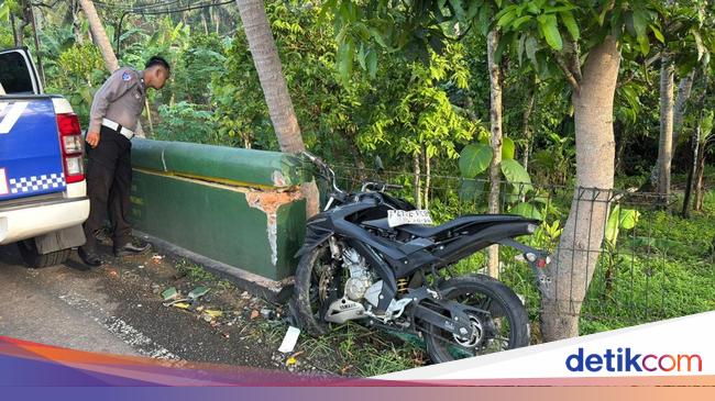 Tabrak Buk Jembatan di Pengasih, Muda-mudi Pemotor Jatuh Terlempar