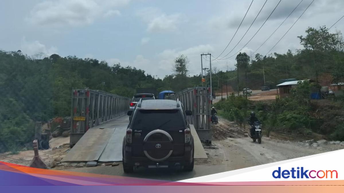 Jalan Lintas Riau-Sumbar Putus, Mobil Tonase Berat Tak Bisa Melintas