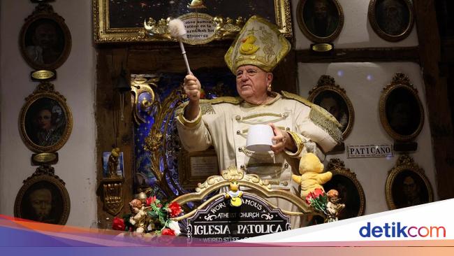 Heboh Gereja Bebek Karet di Spanyol, Seperti Ini Penampakannya