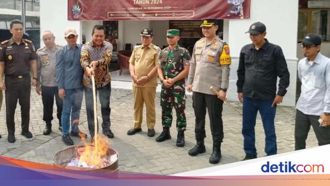 766 Lembar Surat Suara di Lamongan Dimusnahkan