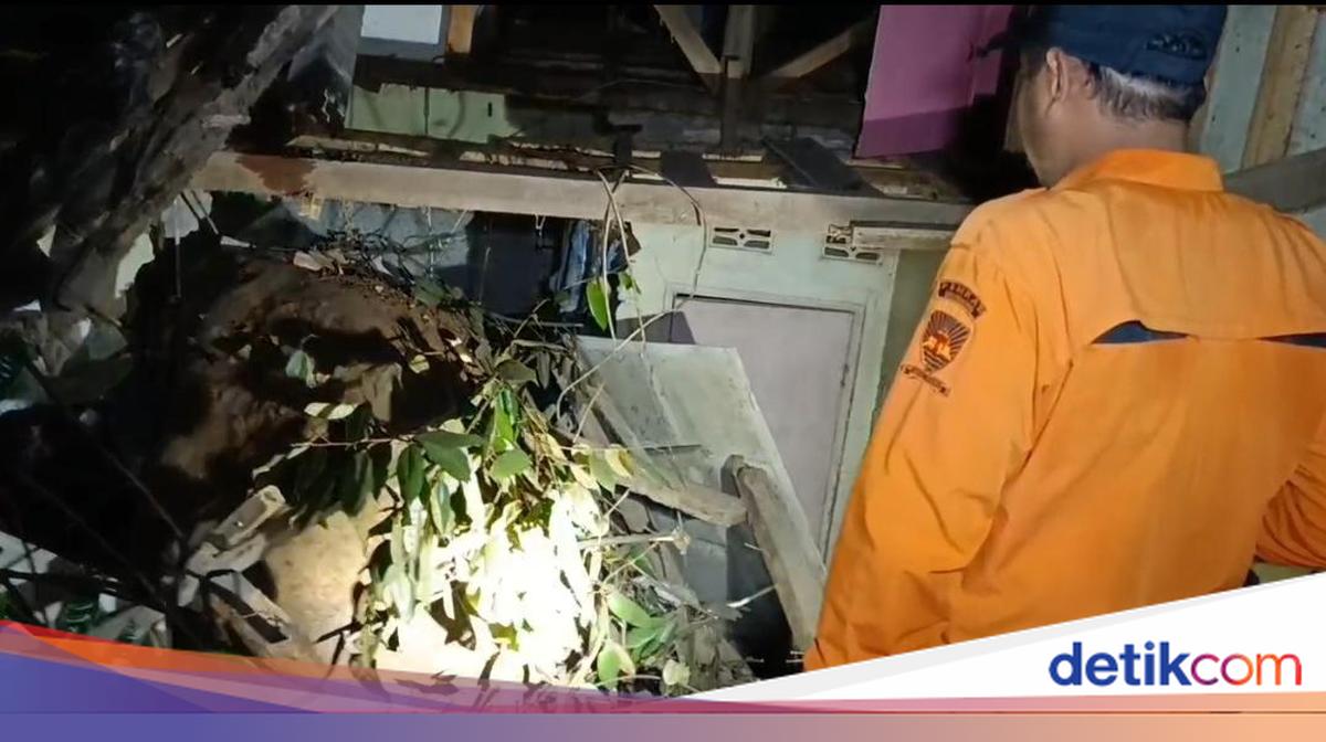 Kesaksian Dedi Saat Longsoran Batu Besar Hantam Rumahnya