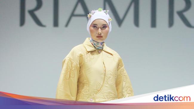 10 Koleksi Busana Ria Miranda 2025, Hadirkan Binar dan Lompatali