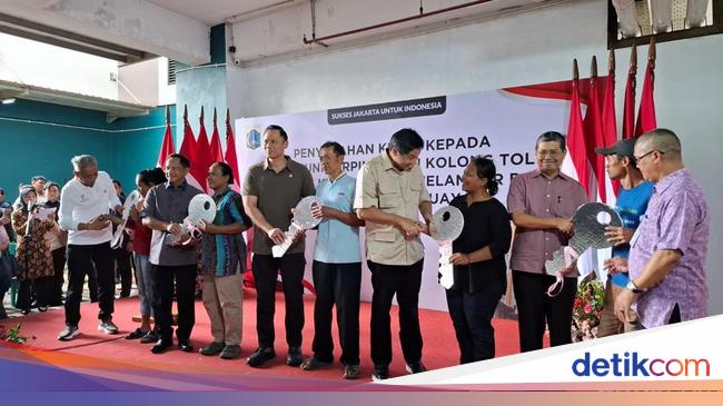 AHY hingga Ara Serahkan Kunci Rusunawa Rawa Buaya ke Warga Kolong Tol Angke