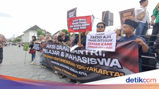 Aksi di Titik Nol, Santri Tuntut Buron Penganiaya Santri Krapyak Ditangkap
