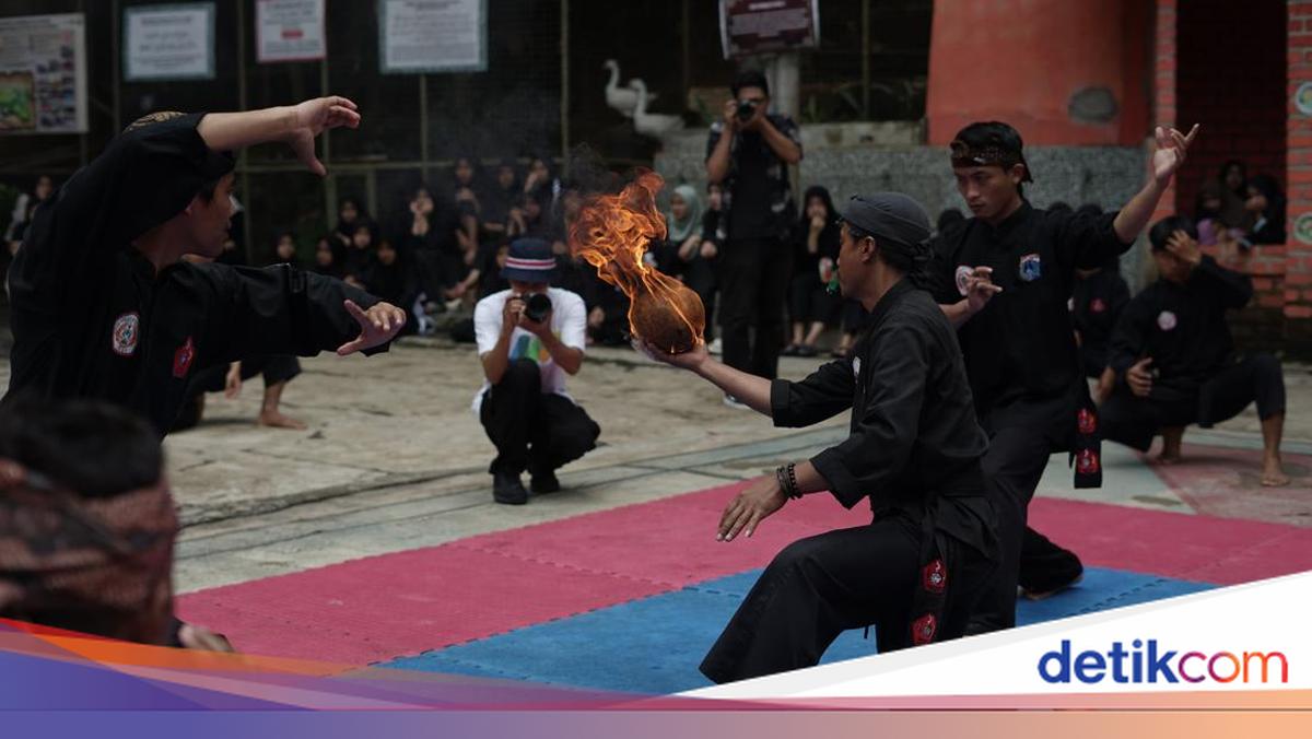 Permainan Bola Api Sukabumi Ditetapkan Jadi Warisan Budaya Tak Benda