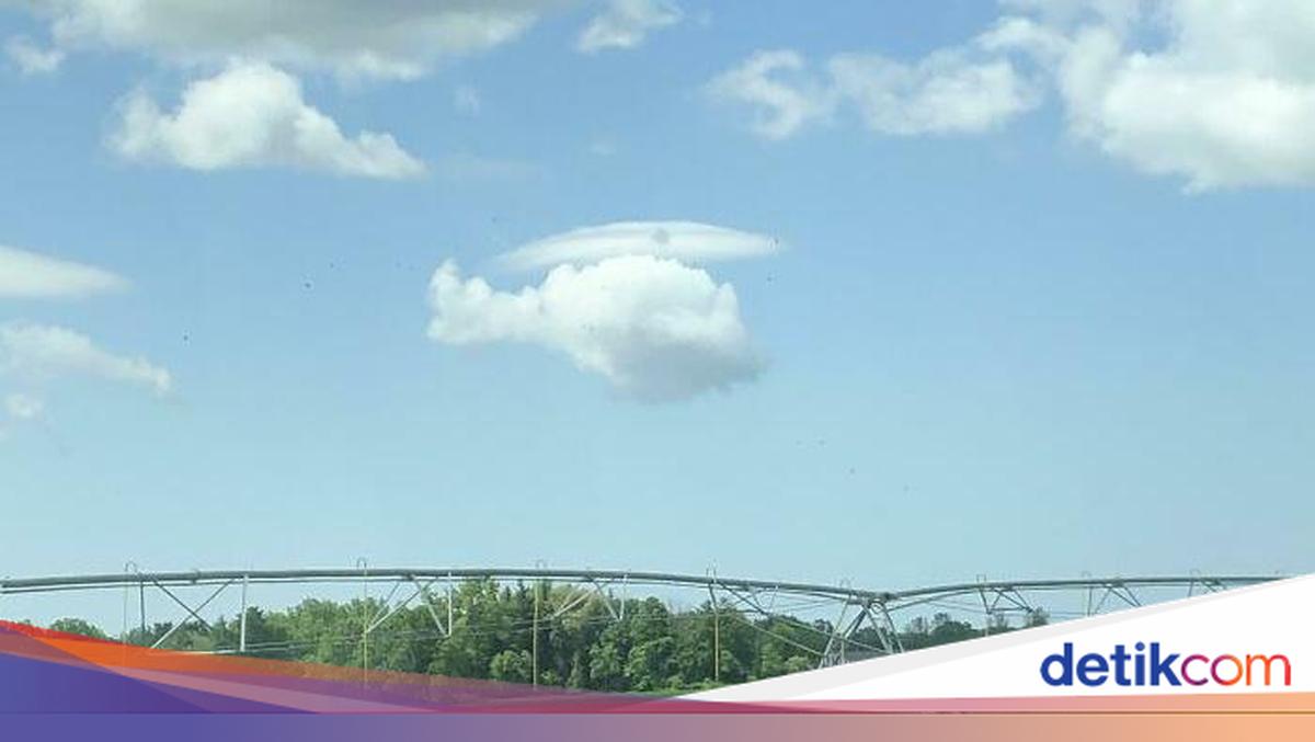 Foto Bentuk Unik Awan yang Bikin Takjub dan Tercengang