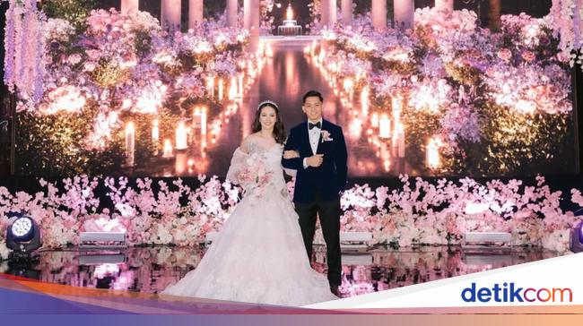 Resepsi Pernikahan Pebulu Tangkis Rian Ardianto-Ribka Sugiarto, Cantik Bak Princess