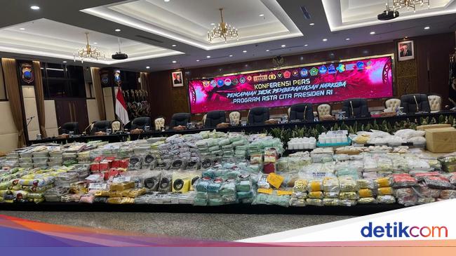 Potret 1 Ton Sabu, 1 Ton Ganja hingga Duit Rp 1 M yang Disita Bareskrim