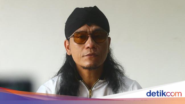 Pecah Tangis Gus Miftah saat Umumkan Mundur dari Utusan Presiden Pecah Tangis Gus Miftah saat Umumkan Mundur dari Utusan Presiden