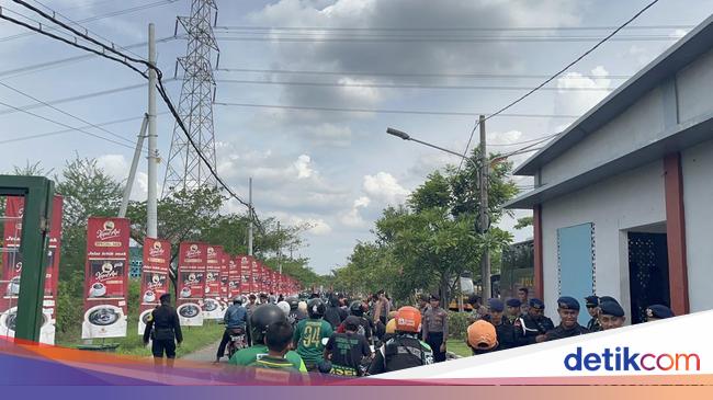 Jelang Persebaya Vs Arema FC, Bonek Sudah Berdatangan Sejak Siang