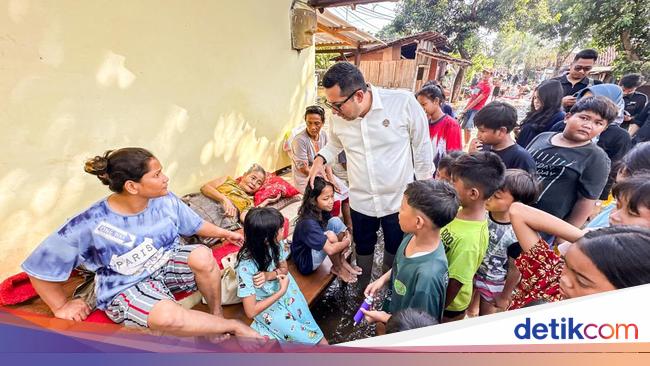 Pj Wali Kota Mojokerto Salurkan Bantuan ke Korban Banjir