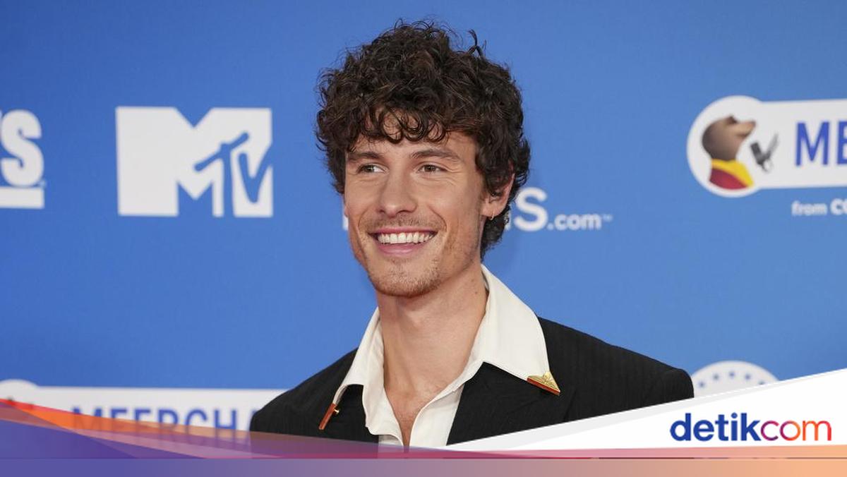 Shawn Mendes Diduga Pacaran dengan Aktris Cantik Mantan Pacar Neymar