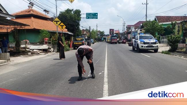 Pelajar SMA di Mojokerto Tewas Tertabrak Pikap Saat Pulang Sekolah