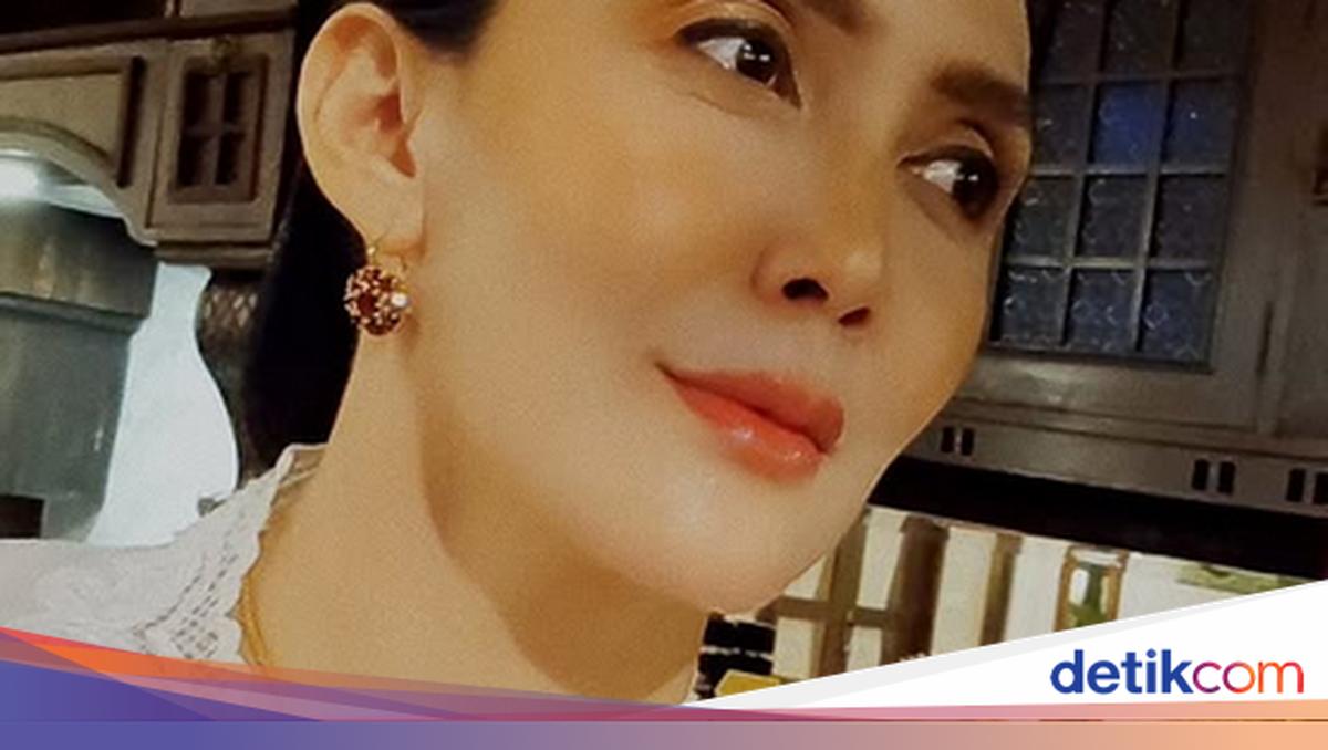 Rieke Diah Pitaloka Jajan Bihun Godog hingga Jualan Nasi Bali