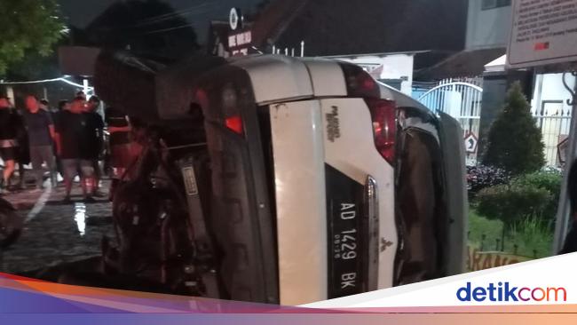 Detik-detik Pajero Tabrak Pemotor hingga Tewas di Solo, Mobil Sampai Terbalik
