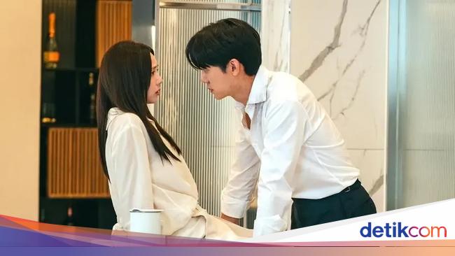 Cerita di Balik Adegan Ciuman When the Phone Rings Episode 10