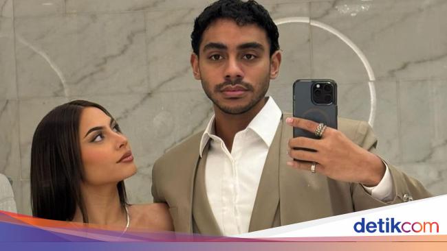 Foto: Gaya Couple Valerie Thomas & Putra Zulkifi Hasan di Resepsi Putri Zulhas