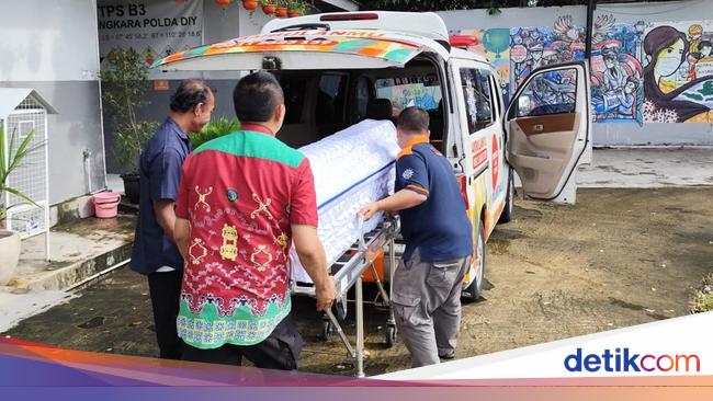 Pejalan Kaki yang Tewas Terperosok Gorong-gorong Dimakamkan di Kulon Progo