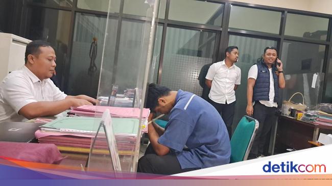 Tragis Santri Boyolali Dibakar Tamu Ponpes gegara Tudingan Curi HP Tragis Santri Boyolali Dibakar Tamu Ponpes gegara Tudingan Curi HP