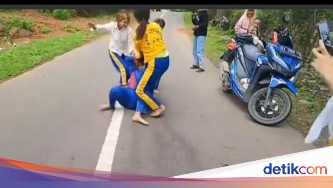 Viral Siswi MTs Dikeroyok Pelajar SMP di Bima NTB