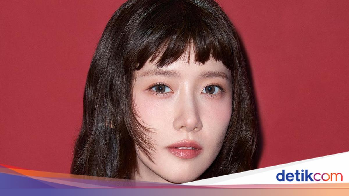Yoona SNSD Jadi Brand Ambassador Valentino, Manglingi dengan Rambut Berponi