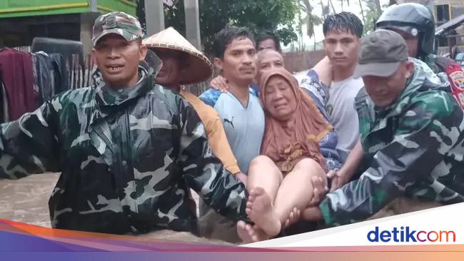 2.206 KK dari 7 Desa di Bima Terdampak Banjir, Ada yang Mengungsi ke Masjid