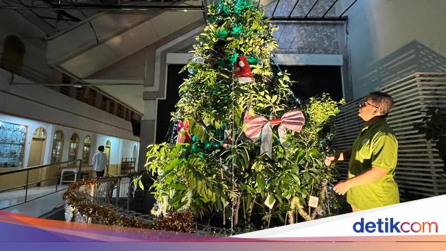 Kapan Pohon Natal Buatan Pertama Kali Diciptakan?