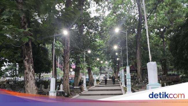 Potret Situs Makam Syekh Dzatul Kahfi Cirebon