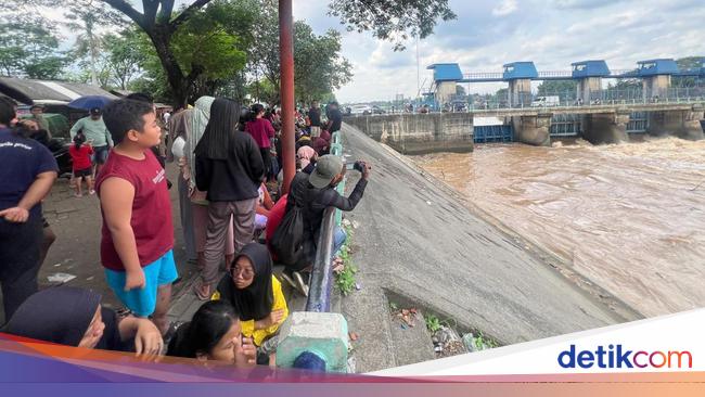 Pesan Terakhir Pemuda Mojokerto yang Terjun ke Sungai Brantas di Rolak Songo