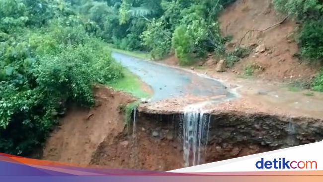 3 Hari Terputus, Jalan Amblas di Pujananting Barru Belum Diperbaiki