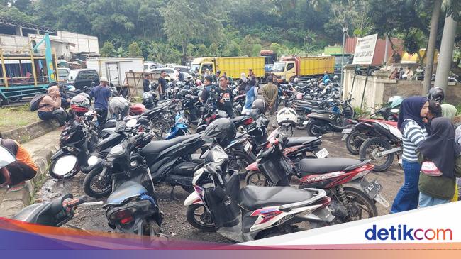 Cairan Kimia Tumpah di Bandung Barat, Rusak Kendaraan-Lukai Pengendara Cairan Kimia Tumpah di Bandung Barat, Rusak Kendaraan-Lukai Pengendara