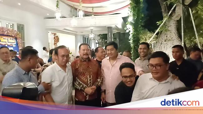 Menteri Maruarar Gelar Open House Natal, AHY-Jaksa Agung Hadir Menteri Maruarar Gelar Open House Natal, AHY-Jaksa Agung Hadir