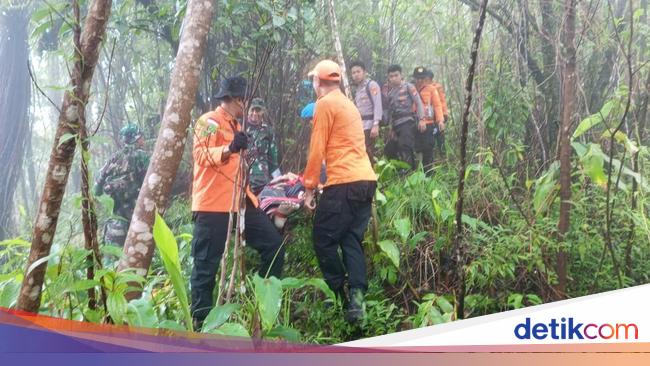 Dua Pendaki yang Tersesat di Gunung Agung Ditemukan Selamat, 1 Patah Tulang