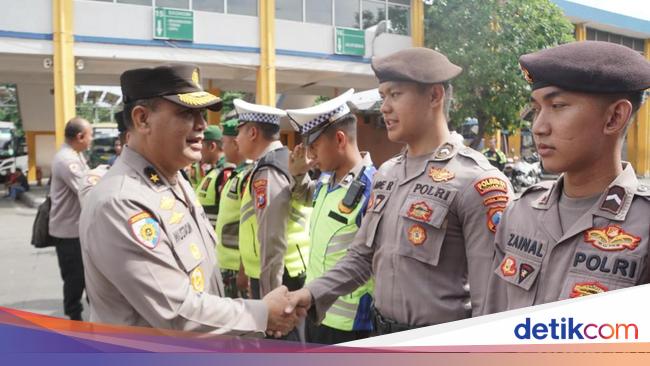 Itwasum Polri Supervisi Operasi Lilin Semeru 2024 di Terminal Purabaya