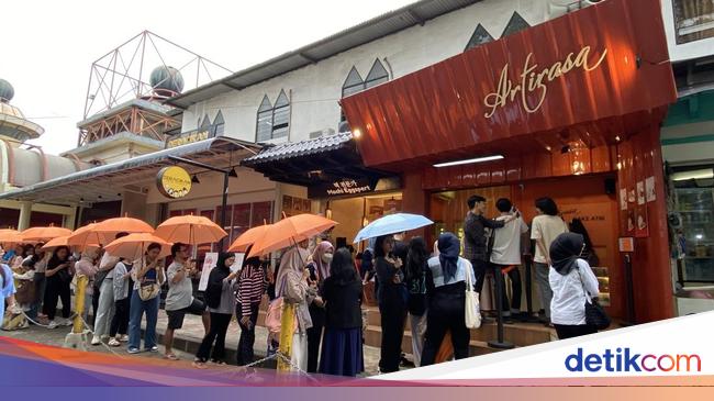 Cerita Warga Berburu Kuliner Viral di Blok M Saat Libur Tahun Baru