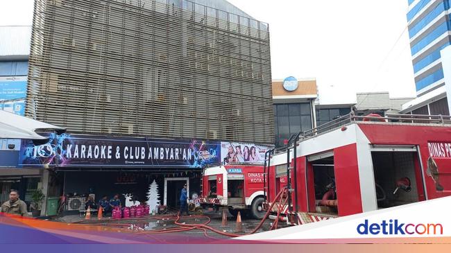 Kebakaran Bosq Karaoke Semarang Akhirnya Padam Setelah 12 Jam