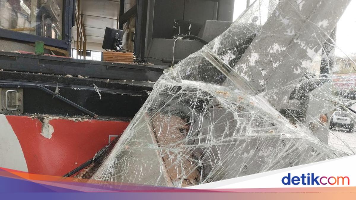 Bus Bintang Zahira Dilempar Batu-Kernet Dianiaya di Luwu Timur