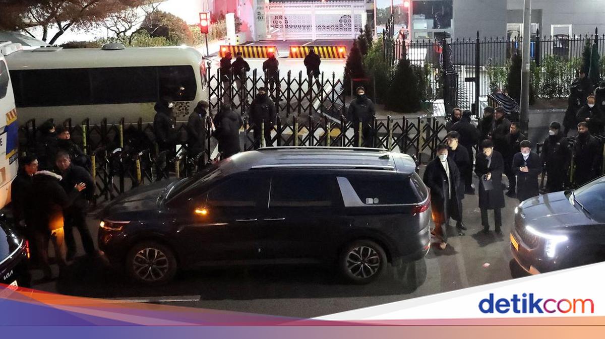 Paspampres Korsel Jelaskan Alasan Halangi Penangkapan Yoon Suk Yeol