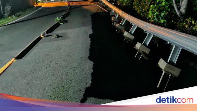 PDAM Buleleng Tutup Aliran Pipa Bocor di Jalan Singaraja-Amlapura