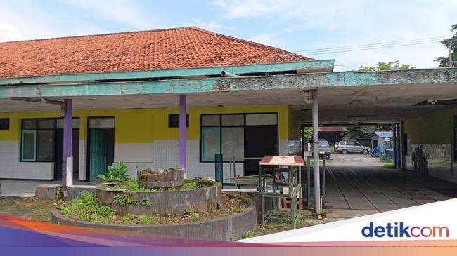 Bangunan Bekas RSUD Kertosono Nganjuk Mangkrak Sejak 2018