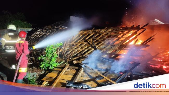 Rumah Warga Temanggung Ludes Terbakar, Api Diduga dari Tungku