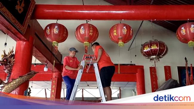 Kelenteng Tulungagung Mulai Bersih-bersih Sambut Imlek 2576