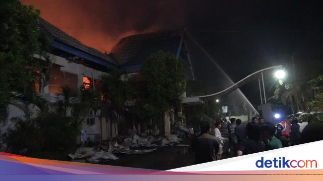 Polisi Sudah Periksa 9 Saksi Terkait Kebakaran Kantor Disdik Makassar