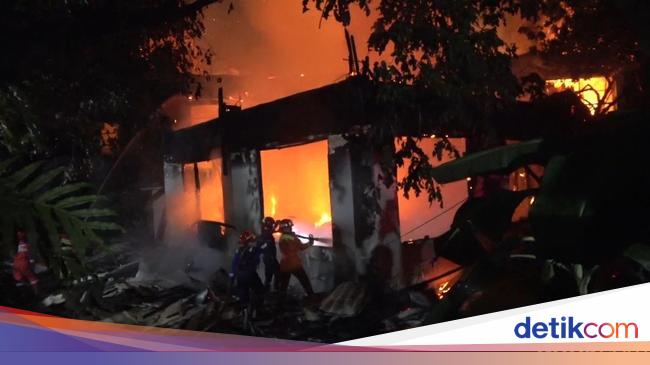 Misteri Penyebab Kebakaran Kantor Disdik Makassar