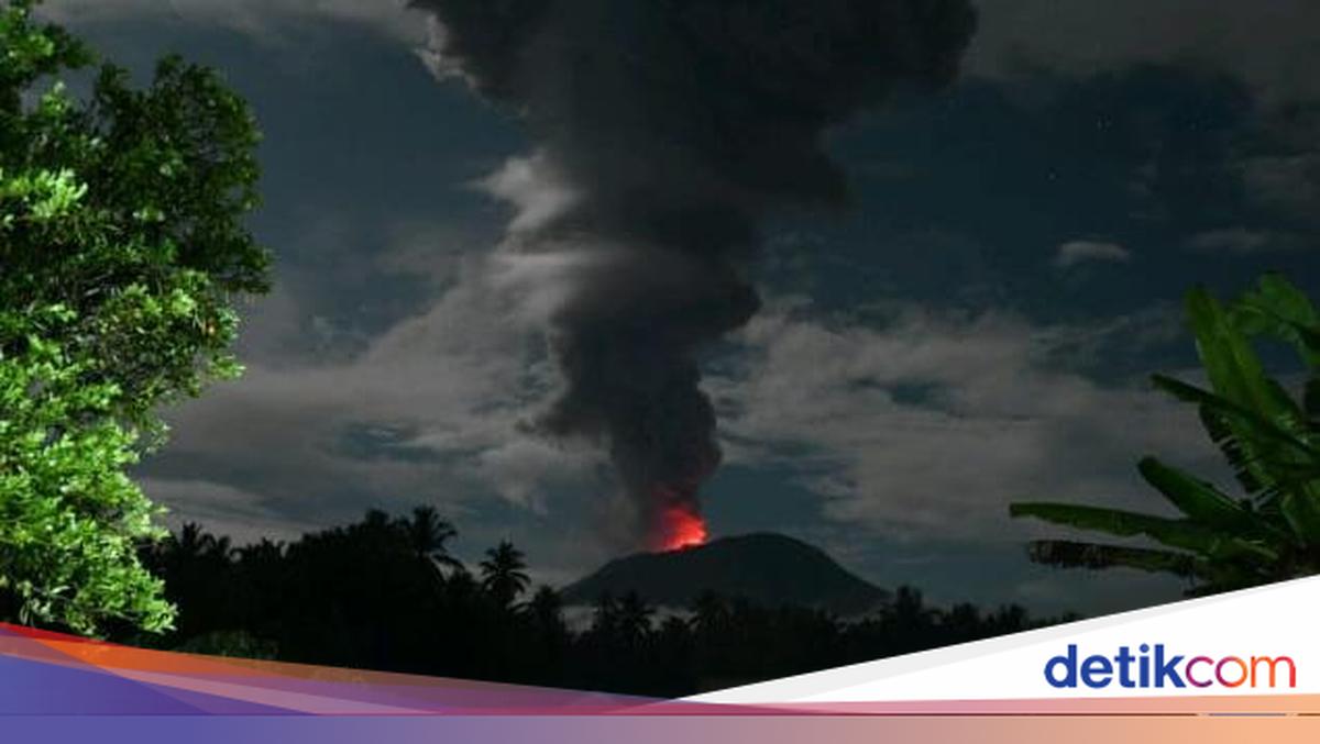 Gunung Ibu Halmahera Barat Erupsi, Warga Diimbau Jauhi Radius 5,5 Km
